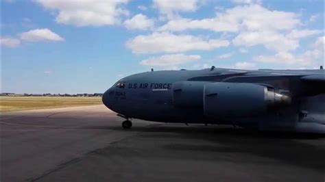 C 17 Reverse Thrust With Vortex And Close Up Taxi Youtube