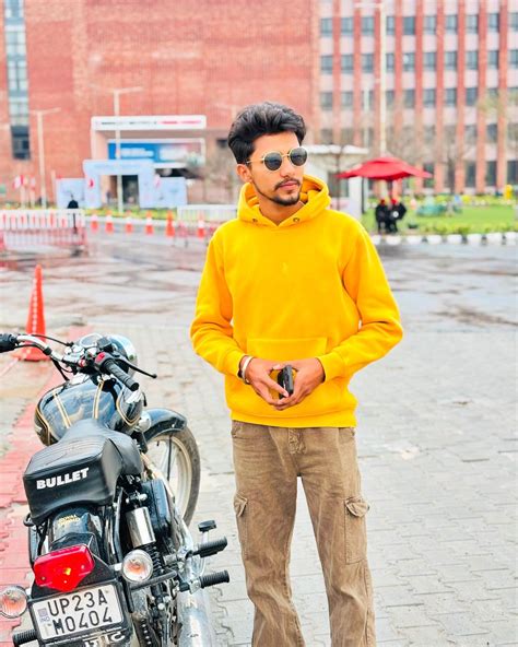 Photo Posted By चौधरी आदित्य Aaditya Only1