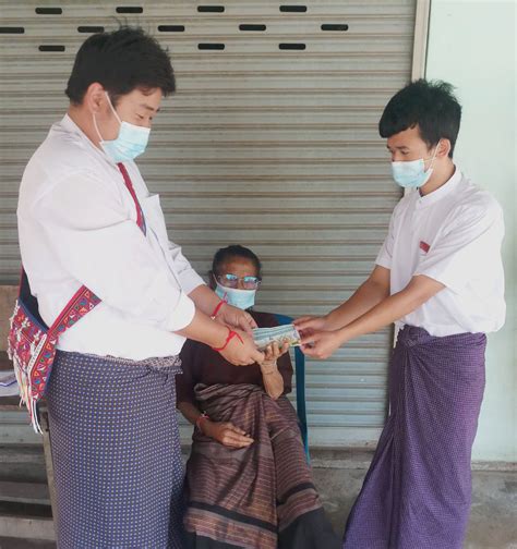 ကျိုင်းလပ်မြို့၌ အသက် ၈၅ နှစ်အထက် သက်ရွယ်ကြီးဘိုးဘွားများအား လူမှုရေးပင်စင် ထောက်ပံ့ငွေ ပေးအပ