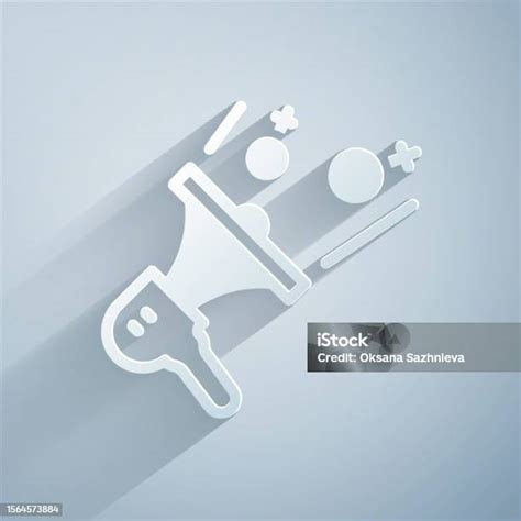 종이 컷 여성 운동 회색 배경에 고립 된 배너와 플래카드 아이콘페미니스트 운동가 페미니즘 권리 운동 페미니즘 자매애 종이 아트 스타일 벡터 3차원 형태에 대한 스톡 벡터