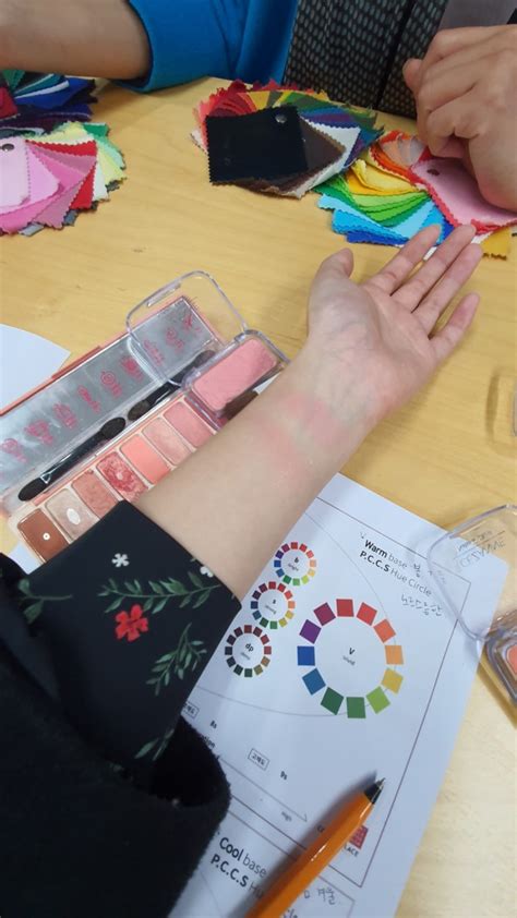 서울 퍼스널컬러 진단 컬러플레이스가서 톤알못에서 톤잘알이 되었습니당 Feat 퍼스널컬러 자가진단 진단 가격 네이버 블로그