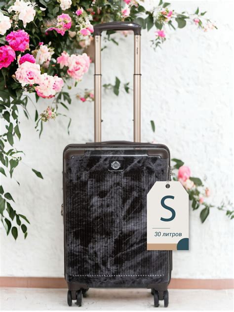 Чемодан на колесах S Pioneer Jeans PS-01220 / пластиковый корпус с ...