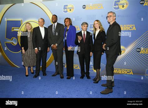 Debra Oconnell Bob Iger Michael Strahan Robin Roberts George Stephanopoulos And Guests