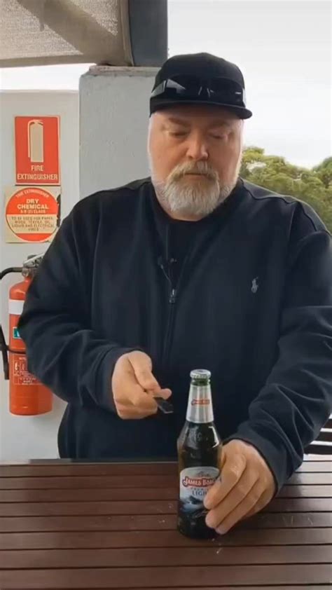 Gusto Ko Lang Naman Paliparin Yung Takip Ng Bote Ng Ketsup Eh 🤣 Bakit Iba Ang Lumipad