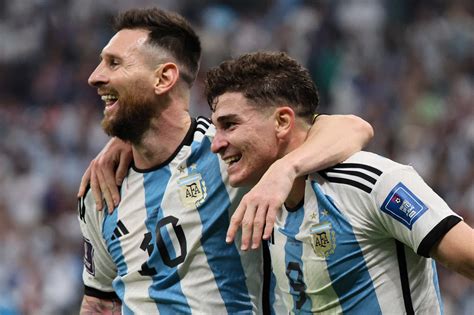 Lionel Messi E Álvarez Recebem Nota Máxima De Jornal Argentino Lance