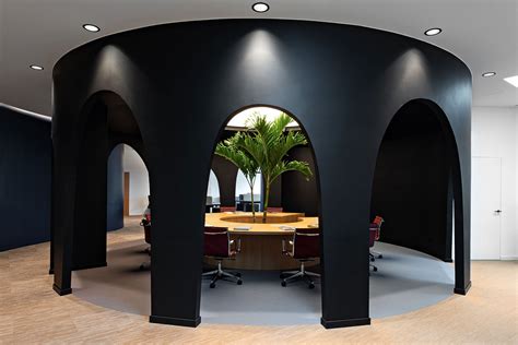 hybrid fluid hyper connected workspaces