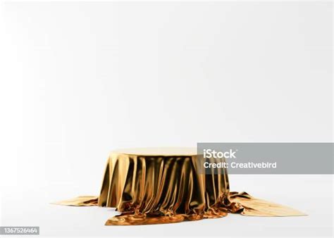흰색 배경에 황금 실크 소재로 연단 제품 화장품 프리젠 테이션을위한 우아한 연단 럭셔리 모의 미용 제품을 위한 받침대 또는