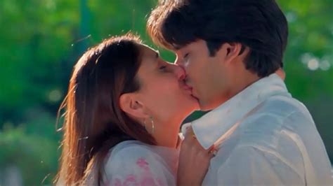 Ranbir Kapoor Deepika Padukone To Shahid Kapoor Kareena Kapoor Exes Who Kissed On Screen