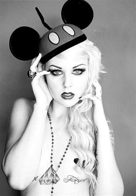 Pin On Fancy Girl Girls Twitter Fancy Girl Pin Up