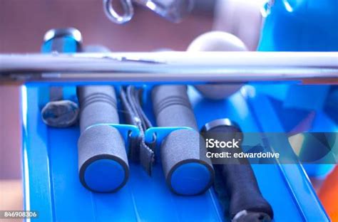 손목 손 및 손가락에 대 한 스포츠 상해 재활 물리 치료 병원에서 물리 치료 장비 전문 건강관리와 의술에 대한 스톡 사진 및 기타 이미지 건강관리와 의술 대체 요법