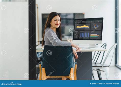 Professional Data Analyst Using Data Visualizations Dashboard On