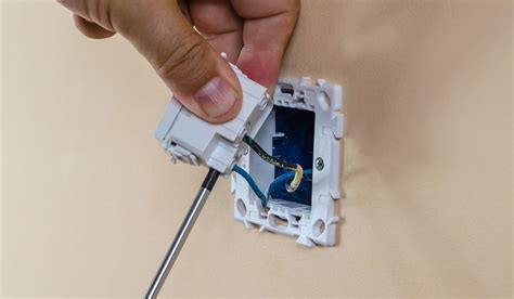 Schakelaar Lichtschakelaar Aansluiten Zo Werkt Dat