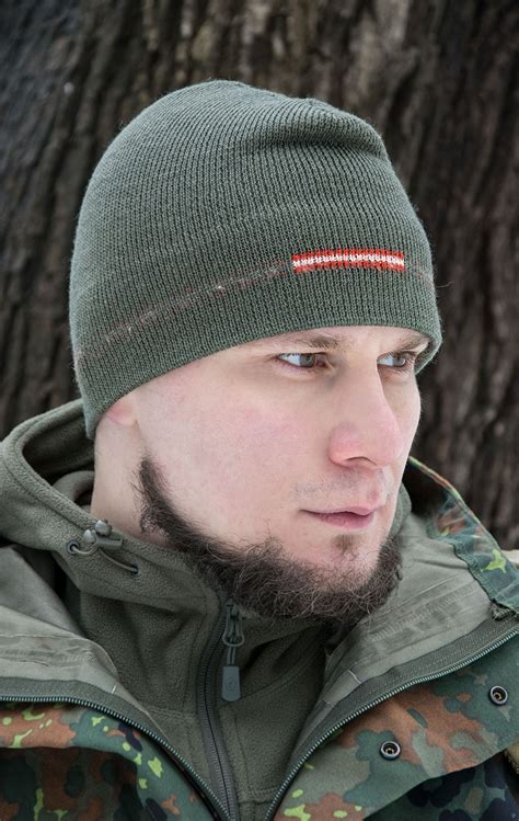 Шапка вязаная зимняя б/у Австрия, купить в Интернет-магазине ForceAge.