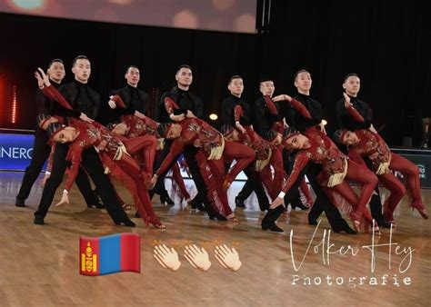 Moon Dance бүжгийн хамтлаг дэлхийн ДЭД аварга боллоо