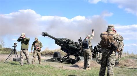 44 артбригада одним пострілом знищила танк окупантів ВІДЕО