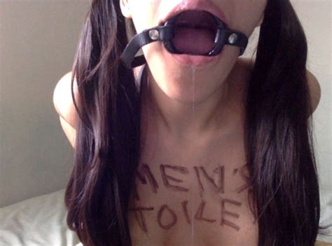 Protector Puttane Schiave Scritte Writed Body Insult Pin 34377926