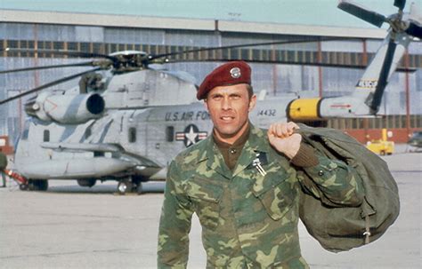 Legendary Pararescueman Wayne Fisk Receives Prestigious ‘bull Simons Award Soldier Of Fortune