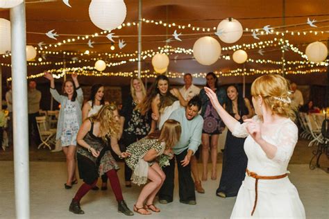 Action Packed Bouquet And Garter Toss Photos Wedding Maps