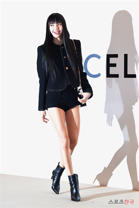리사 신이 내린 완벽한 비율