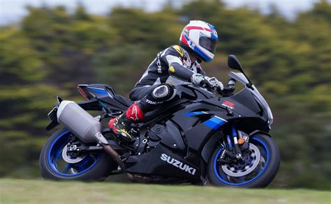 Riding The Suzuki Gsx R1000r — The Insanity Motofomo
