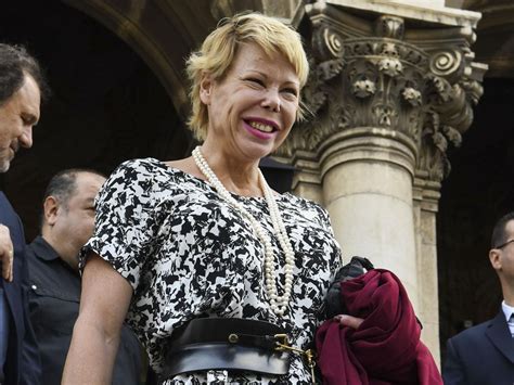 Осъдиха княгиня Калина ето каква глоба ще трябва да плати Новини Woman Bg