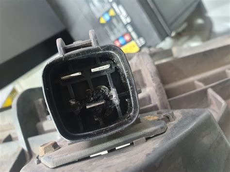 투싼ix 휀 커넥터가 탔어요 라디에터 휀 작동이 안됨으로 찬바람이 안나옴 제주도 자동차에어컨수리