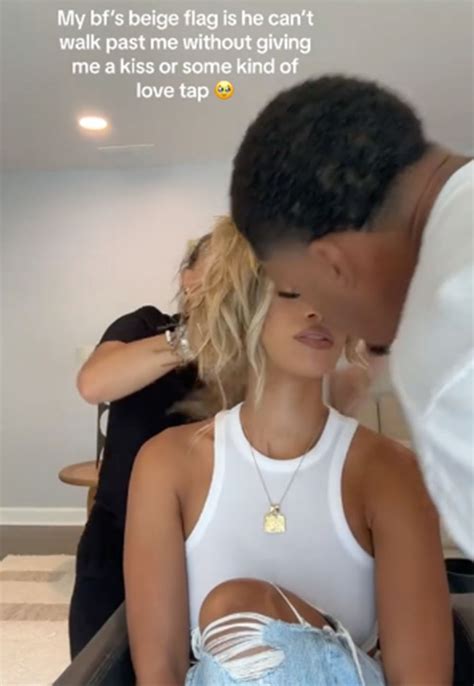 Giants Sterling Shepard Kisses Influencer Girlfriend In Video