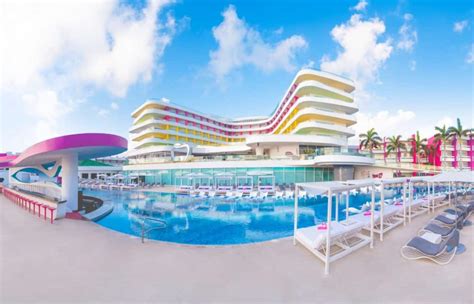 Sexy Swingers Resorts For Spicy Adult Fun Traveling Bare