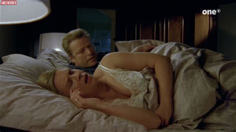 Naked Susanne Schäfer in Geld Macht Liebe