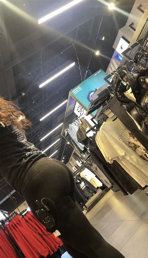 Sexy Curly Employee 🥵💦 Forum
