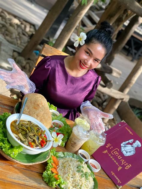 ឧកញ៉ា ព្រាប សុវត្ថិ ចុះធ្វើកម្មករខ្លួនឯង ជំរុញត្រៀមបើកហាងបាយ «ផ្ទះព្រាបសុវត្ថិ សាខាទី២