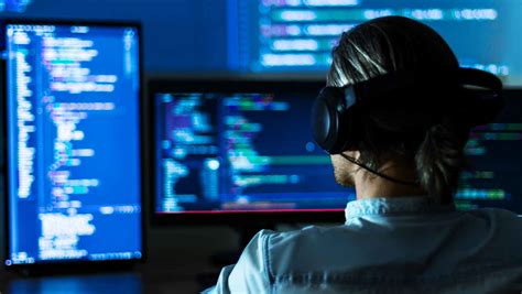 Freelance Software Developer Enhancing Project Effectively