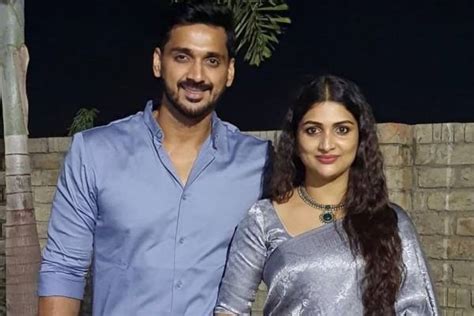 கணவர் அடித்த அடி கரு கலைய மருத்துவமனையில் சீரியல் நடிகை