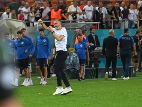 Imagini Fabuloase Cu Meme Stoica Oficialul De La Fcsb A început Să