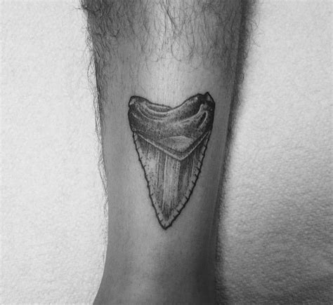 Shark Tooth Tattoo By Sanmac Shark Tooth Tattoo Tooth Tattoo Shark