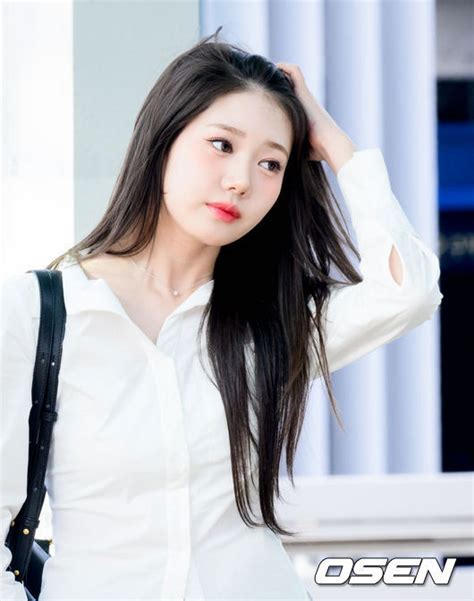 베이비몬스터 로라 성숙한 언니미