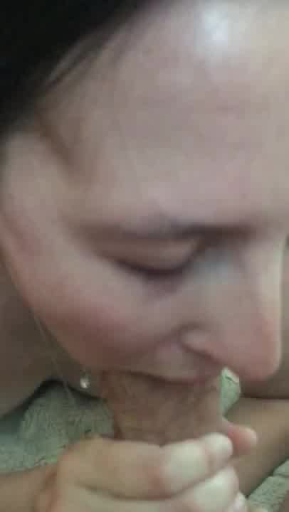 Teenage Recorded On Iphone Gulping Throatpies Again • Uber Cute And