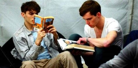 10 Sexy Smart Things Men Do That Give Us Major Brain Boners Yourtango