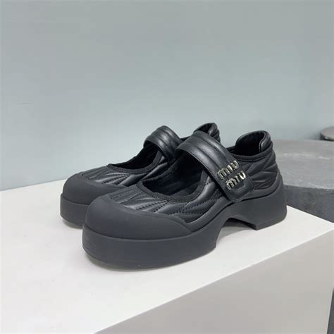 Лоферы Miu Miu купить с доставкой по выгодным ценам в интернет магазине Ozon 1538107963