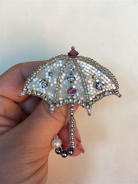 Брошь «Зонтик» | ブローチ, ビーズ 刺繍 パターン, ビーズ
