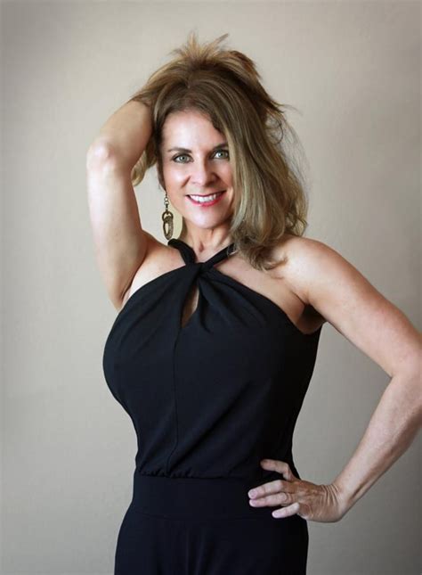 Does Anyone Know Who This Stunning Milf Is Rpornid