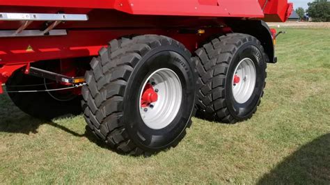 Pneu Agricole Comment Choisir Son Pneumatique Pour Remorque Agricole