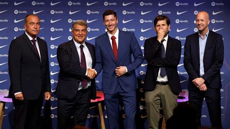 Cómo limpiar la funda transparente de silicona para quitarle el color amarillo Infobae