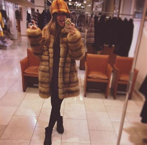 Pin Auf Sexy Women In Fur