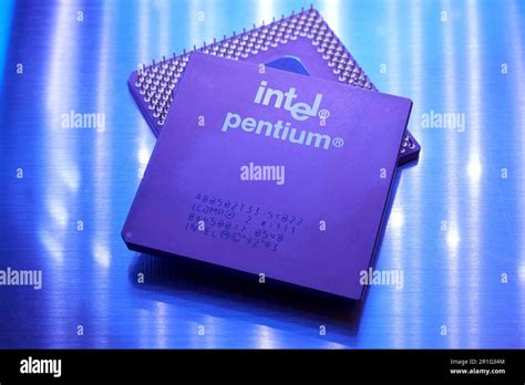 Old Intel Pentium Processor Close Up Early Intel Microprocessor Stock