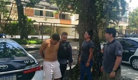 Mulher Agredida Vai A Delegacia Fazer Registro E Denuncia Ex Marido