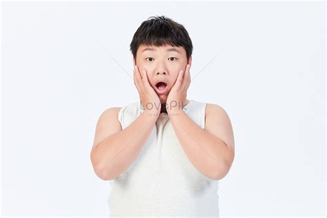 약간 뚱뚱한 남자 놀란 표정 사진 무료 다운로드 Lovepik