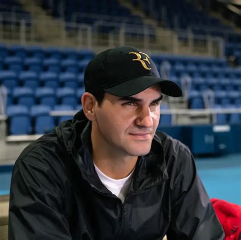 Uniqlo Lanza Una Edición Conmemorativa De La Gorra Rf De Roger Federer