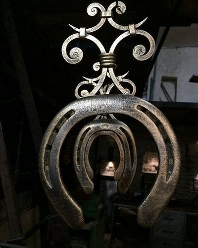 نعل اسبی آهنی