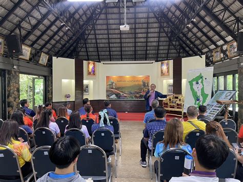 วั ศูนย์ศึกษาการพัฒนาห้วยฮ่องไคร้อันเนื่องมาจากพระราชดำริ